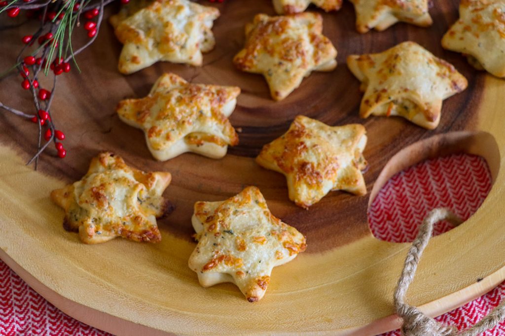 Cheesy Star Rolls - Rhodes Bake-N-Serv